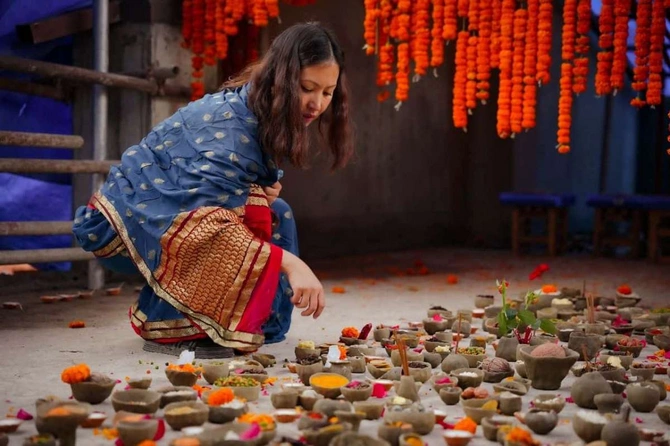 Asia Creates Expanding Market for Central Asian Art in Paris ...